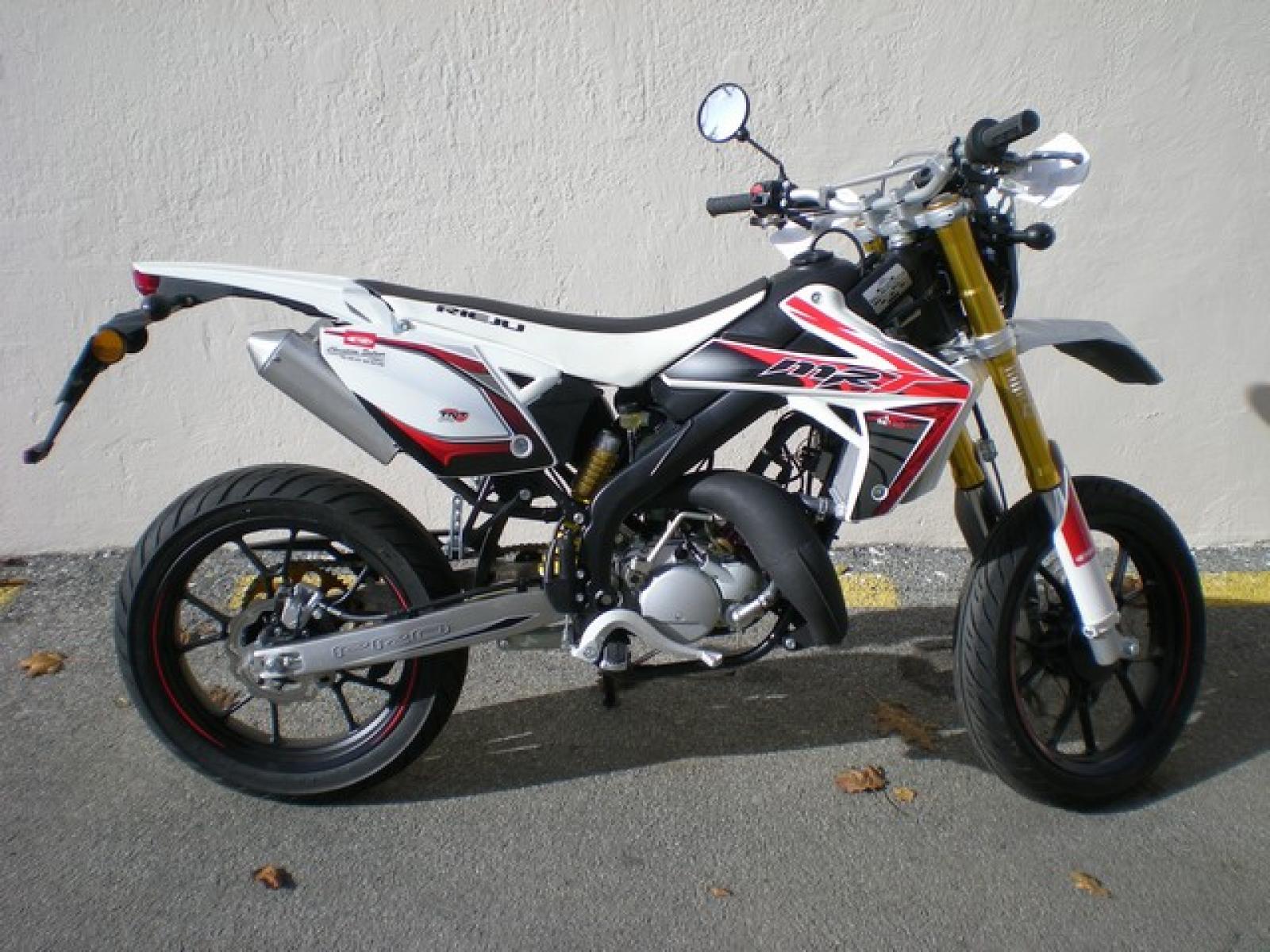 Rieju MRT Pro 50, 2011 Motorcycles - Photos, Video, Specs, Reviews ...