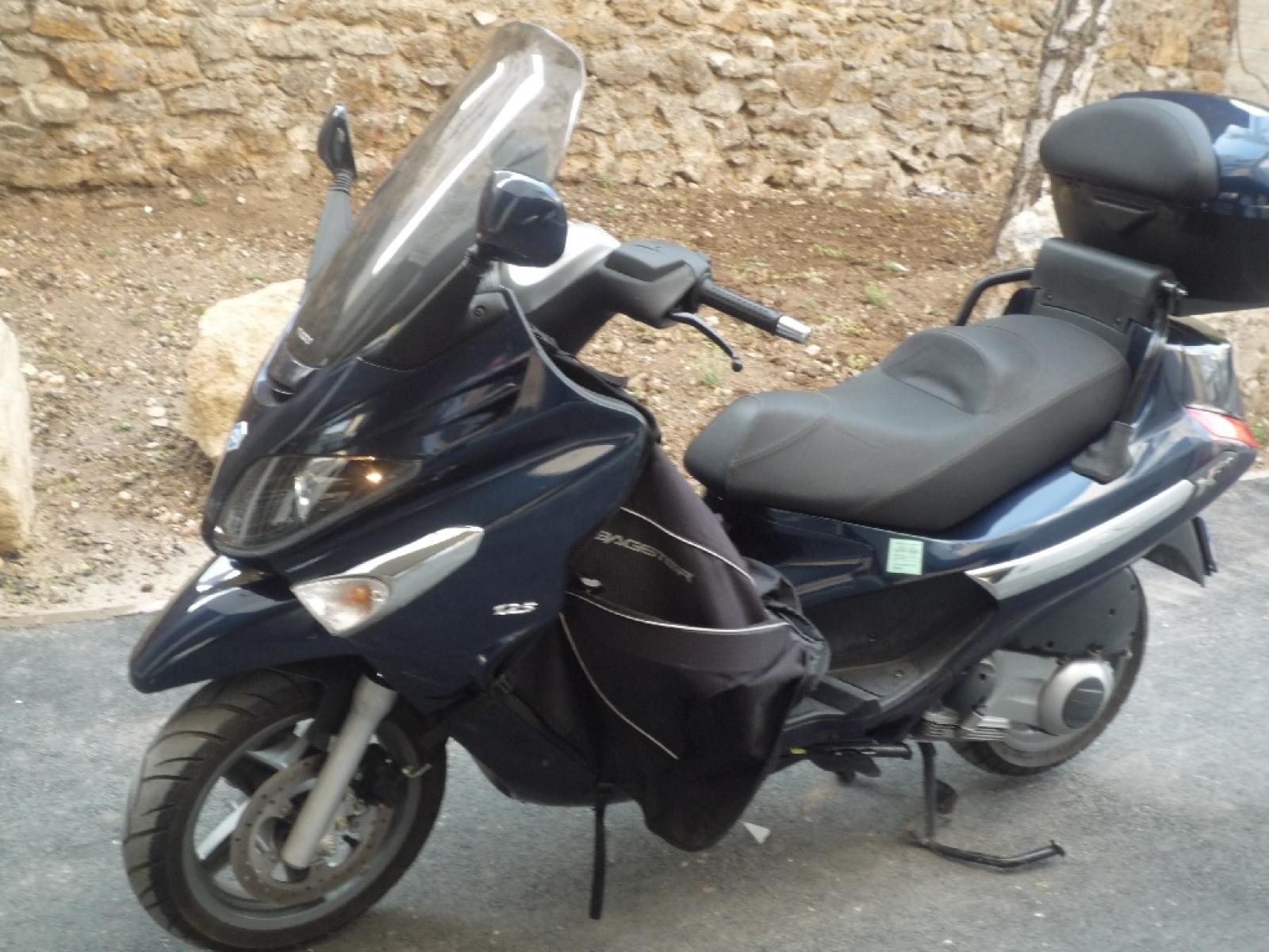 Piaggio XEvo 125, 2011 Motorcycles - Photos, Video, Specs, Reviews ...