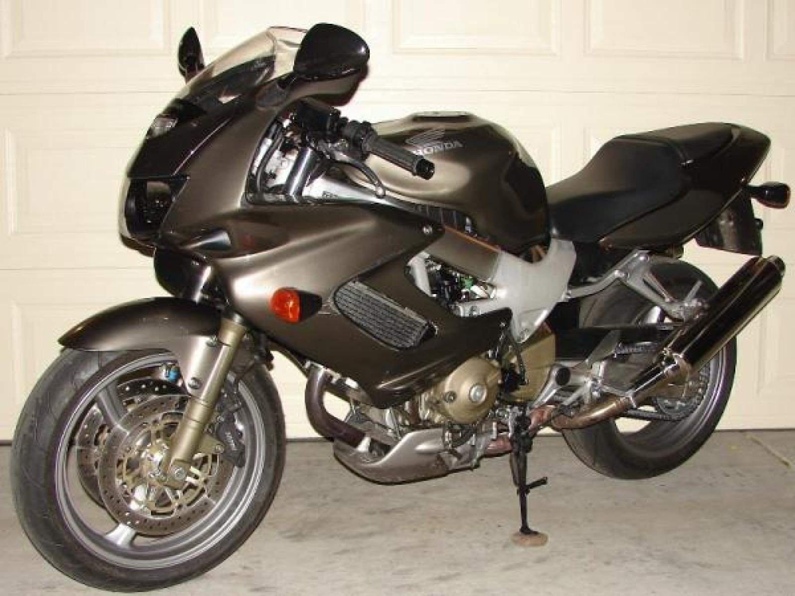 Honda VTR 1000 F Super Hawk, 2005 Motorcycles - Photos, Video, Specs ...
