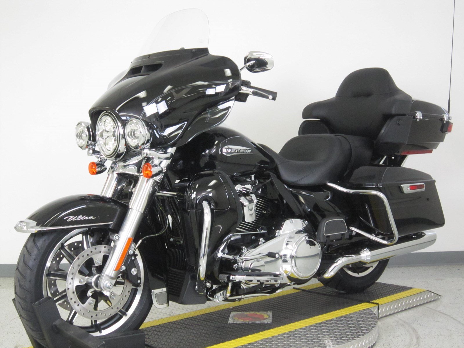 Harley-Davidson Electra Glide Ultra Classic, 2018 Motorcycles - Photos ...