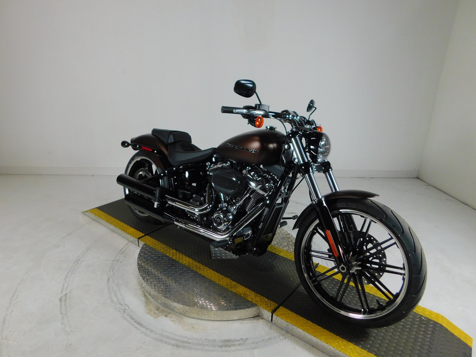 Harley-Davidson Softail Breakout 114, 2019: фото, характеристики ...