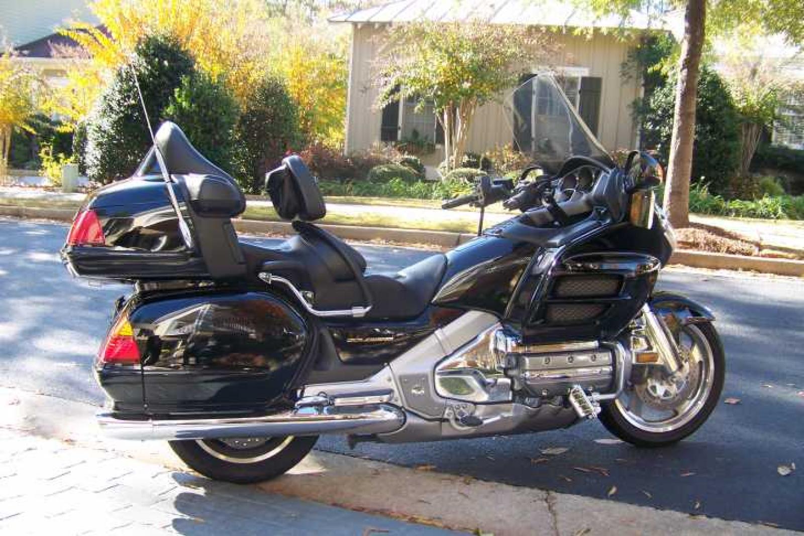 Honda GL 1800 Gold Wing, 2002 Motorcycles - Photos, Video, Specs ...