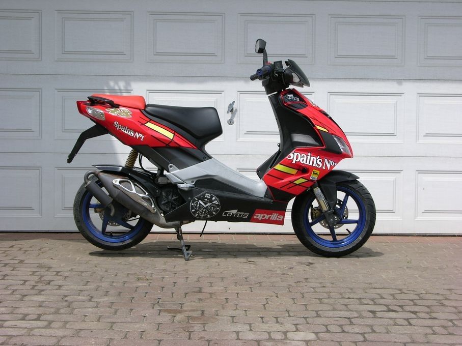 Aprilia SR 50 R Factory, 2007 Motorcycles - Photos, Video, Specs ...