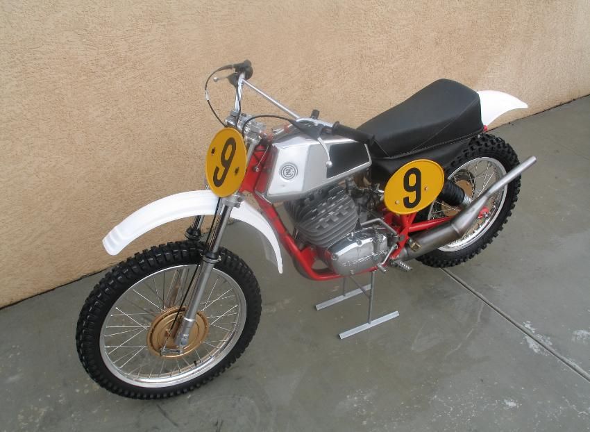 CZ 250 Twin Motorcycles - Photos, Video, Specs, Reviews | Bike.Net