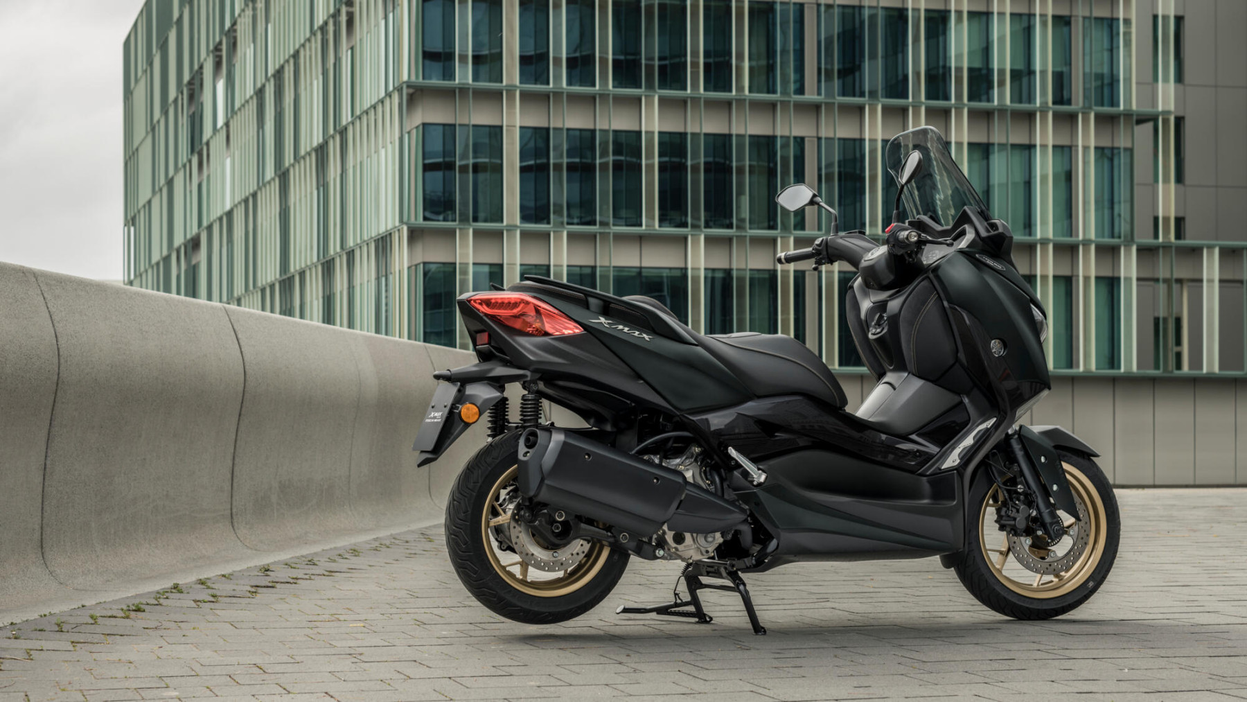 Yamaha XMAX 300, 2022: фото, характеристики, история | Bike.Net